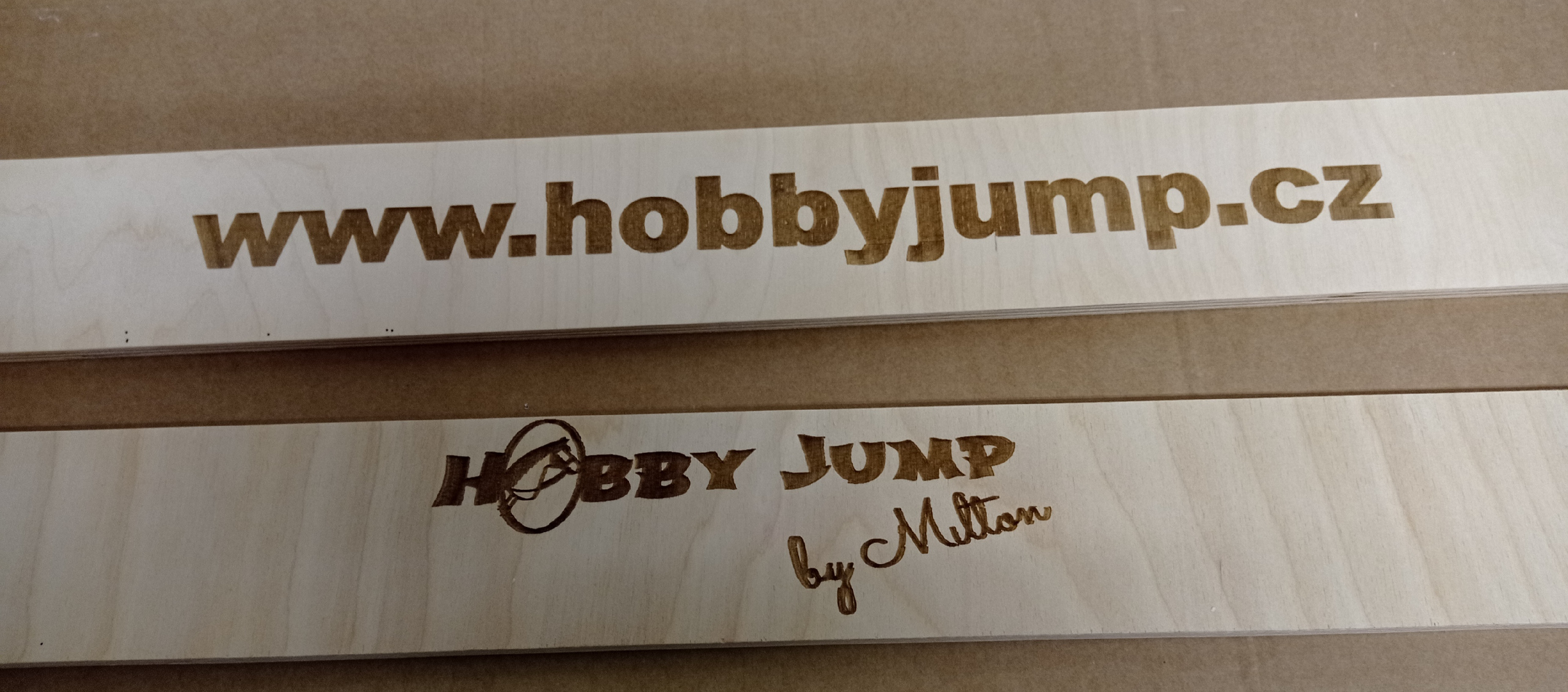 Desky s věnováním - Hobby Jump by Milton